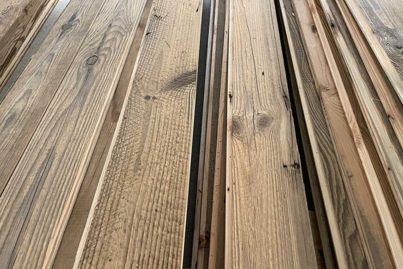 Altholz - rustikale Wandverkleidung / Wohnwand Sonnenverbrannt ...